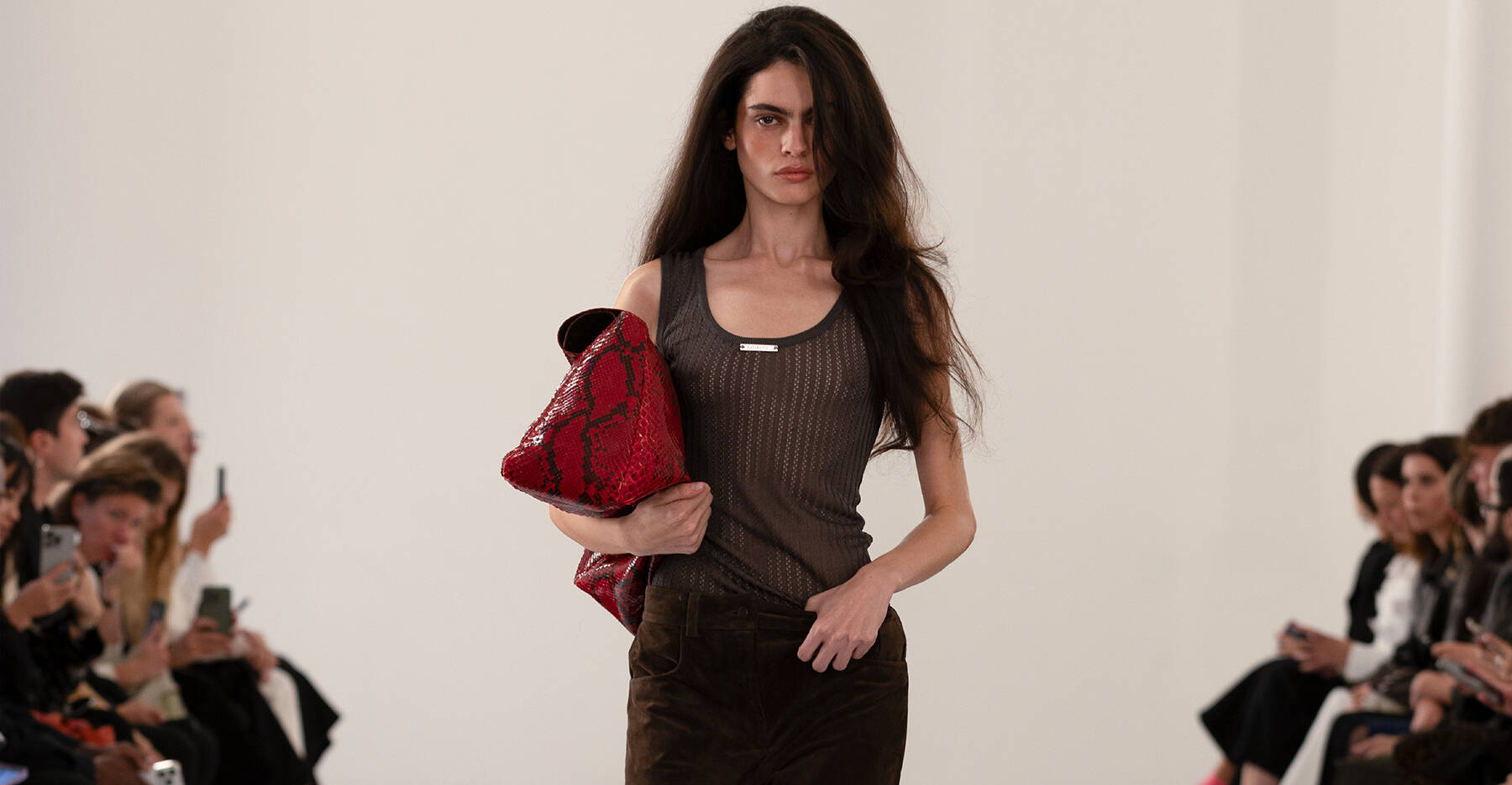 16Arlington: Ready-To-Wear SS25 - 10 Magazine