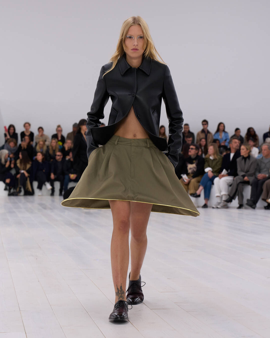 Loewe: Ready-To-Wear SS25 - 10 Magazine